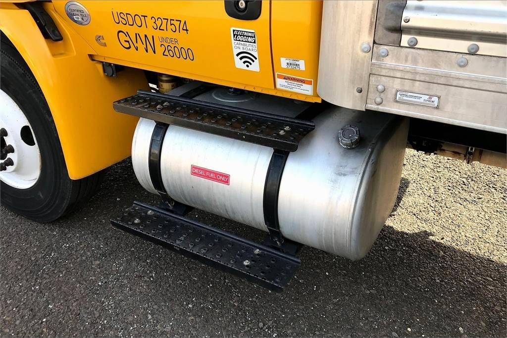 International 4300 SBA 4X2