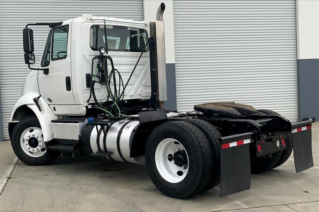 International 8600 SBA 4X2