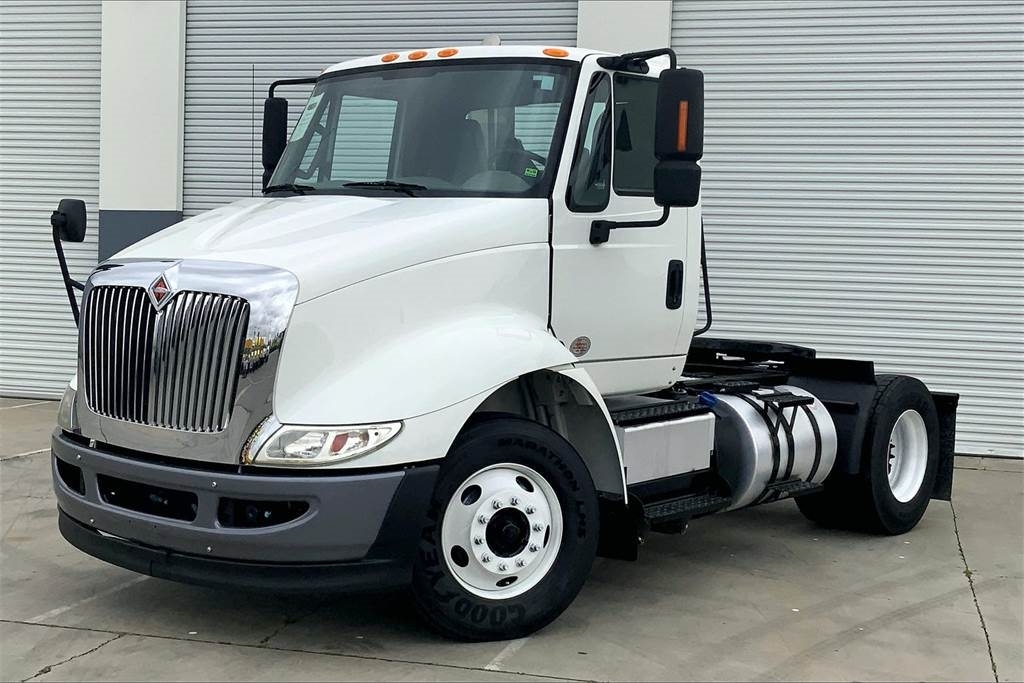 International 8600 SBA 4X2