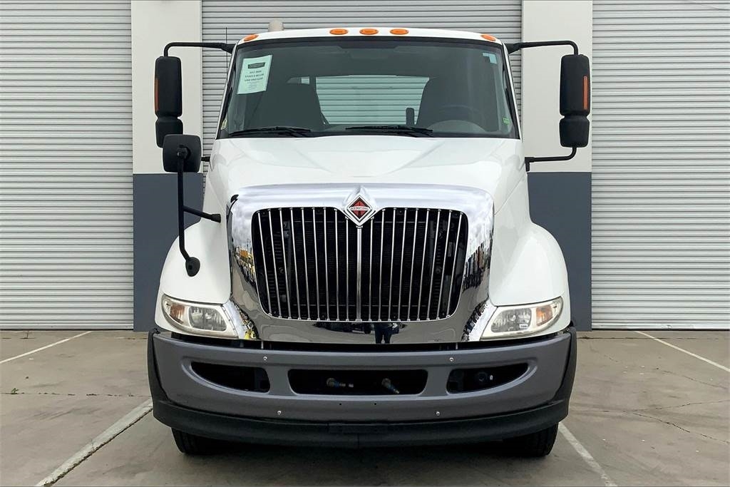 International 8600 SBA 4X2