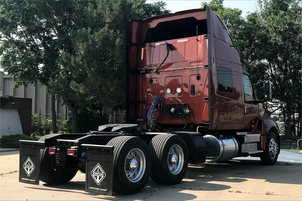 International LT625 6x4