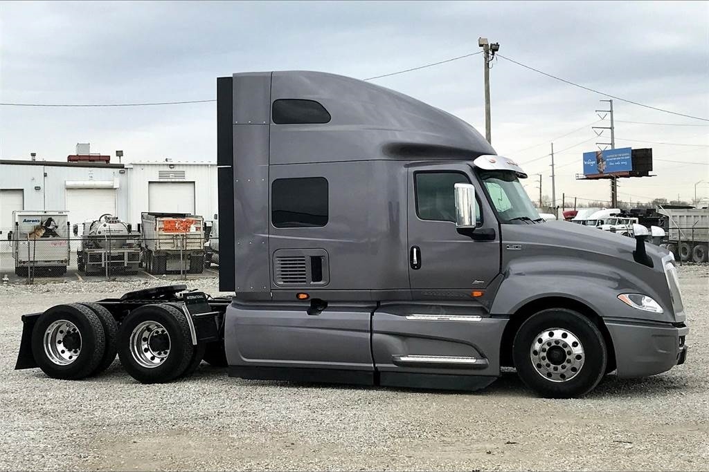 International LT625 6x4