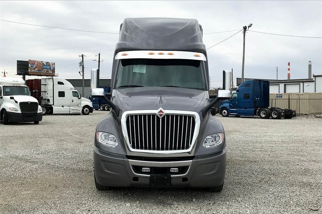 International LT625 6x4