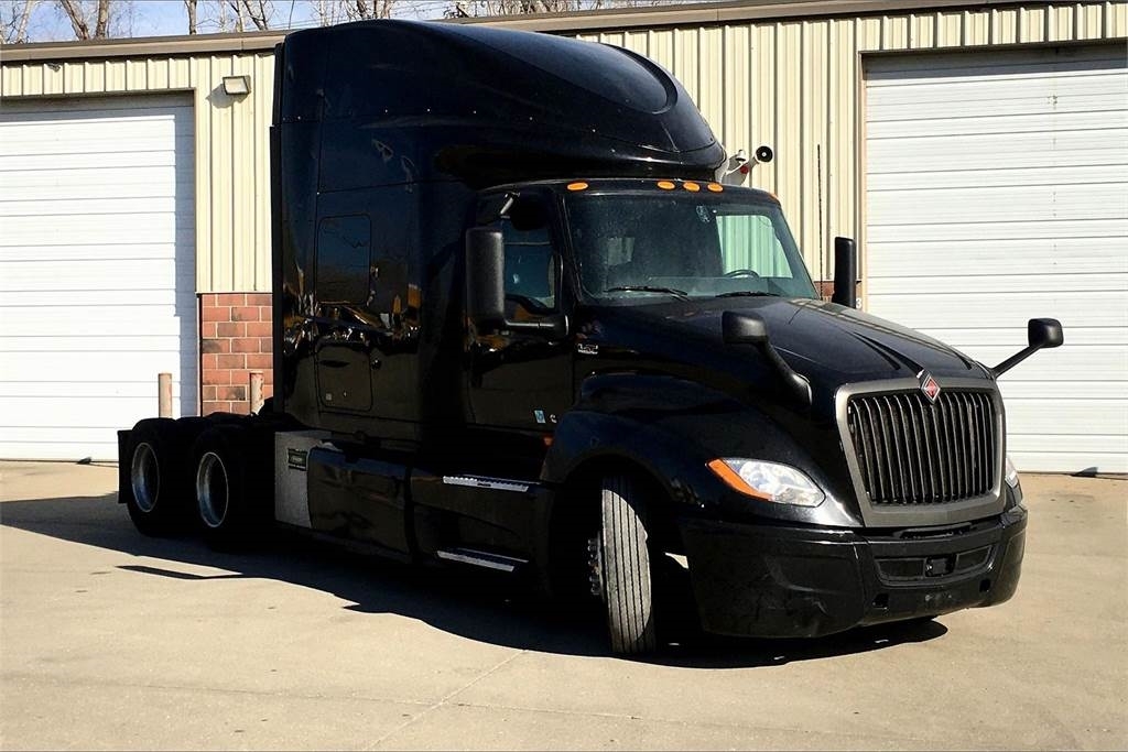 International LT625 6x4