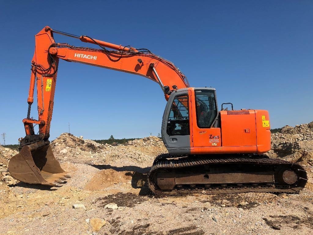 Hitachi ZX 225 US - Telakaivukoneet - Maarakennus - Honka Trading