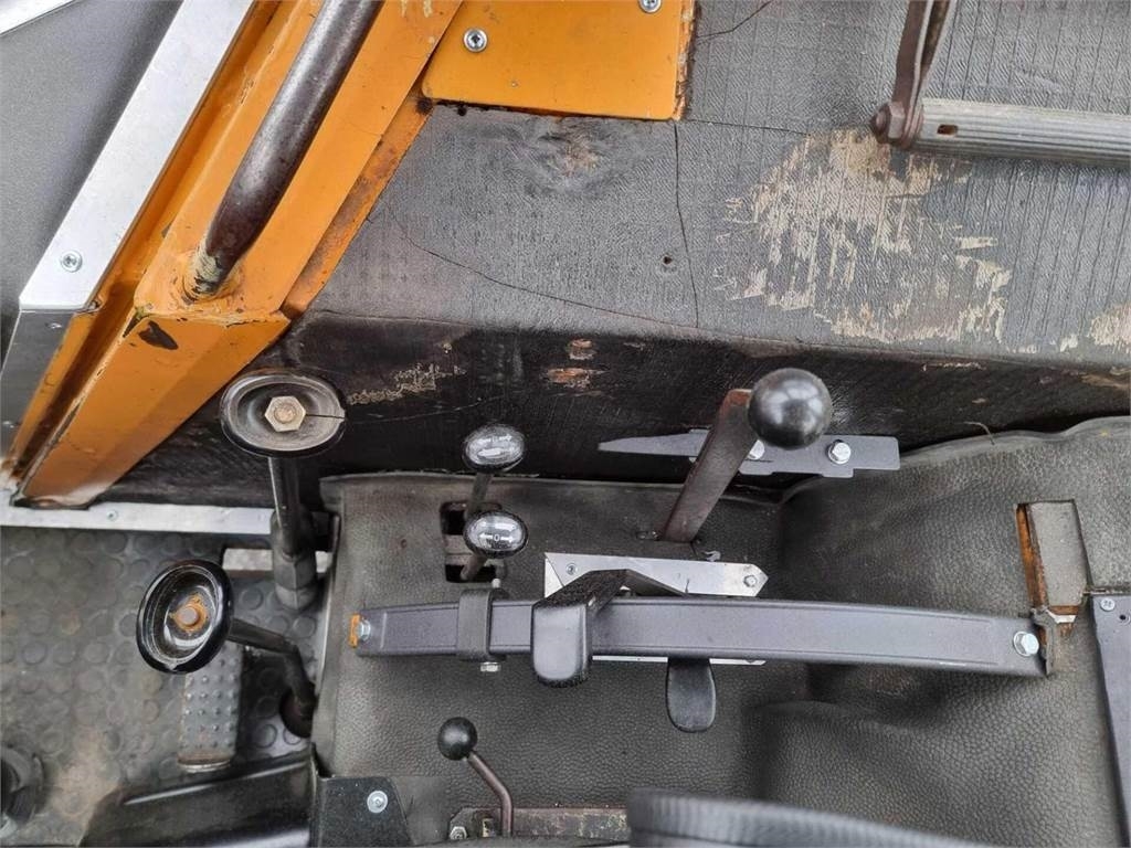 Valmet 802-4 - Traktorit - Maatalous - Agritek-vaihtokoneet