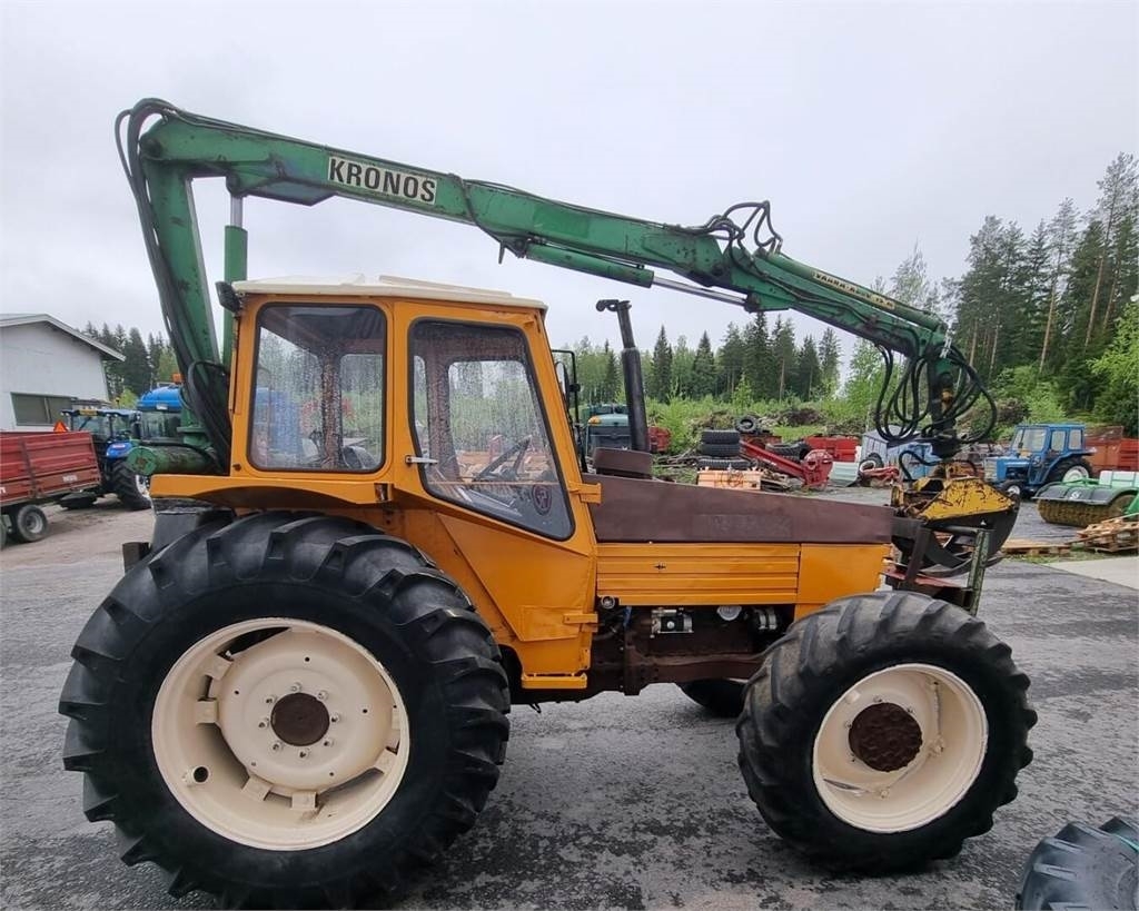 Valmet 802-4 - Traktorit - Maatalous - Agritek-vaihtokoneet