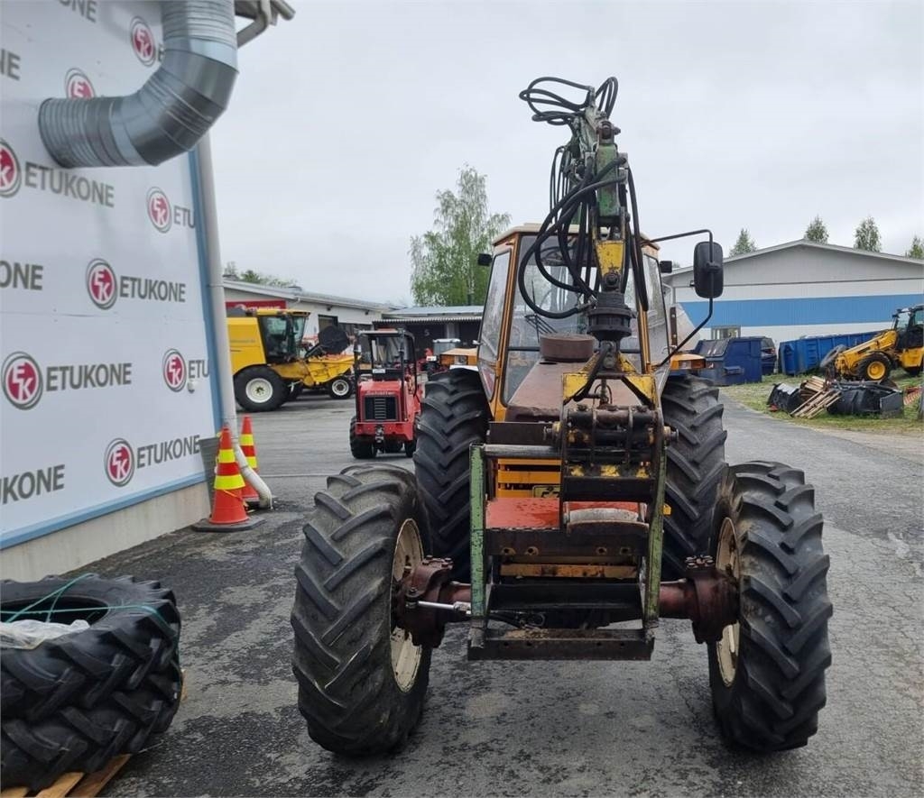 Valmet 802-4 - Traktorit - Maatalous - Agritek-vaihtokoneet