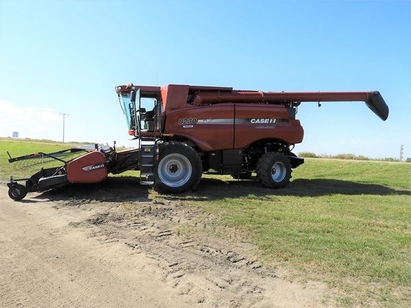 Case IH 8230