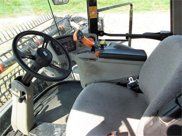 MacDon M150