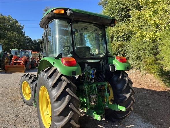 John Deere 5085E
