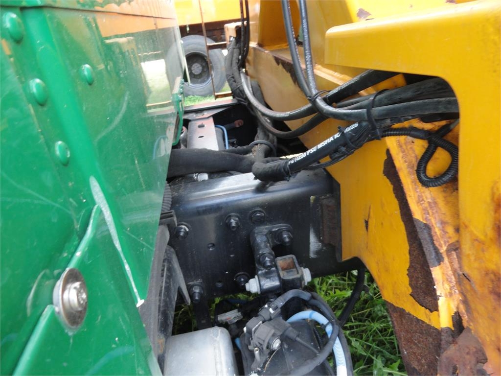 Freightliner / Altec M2106/ LRV56