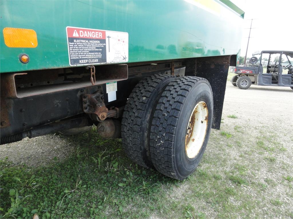 Freightliner / Altec M2106/ LRV56