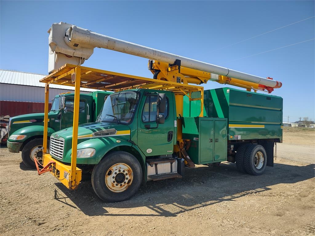 Freightliner / Altec M2106/ LRV56