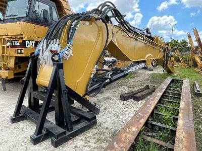CAT 390FL UHD