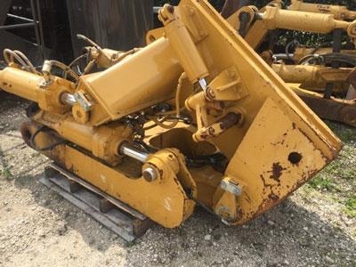 CAT D8T Ripper, S/S