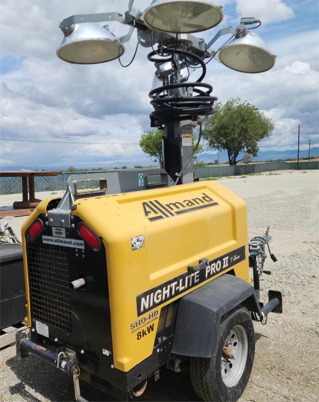 Allmand Bros Portable Night-Lit Pro II V