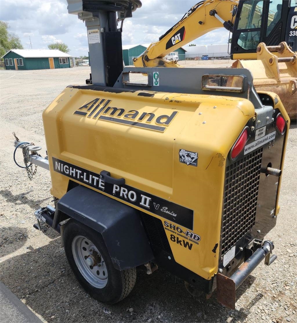 Allmand Bros Portable Night-Lit Pro II V