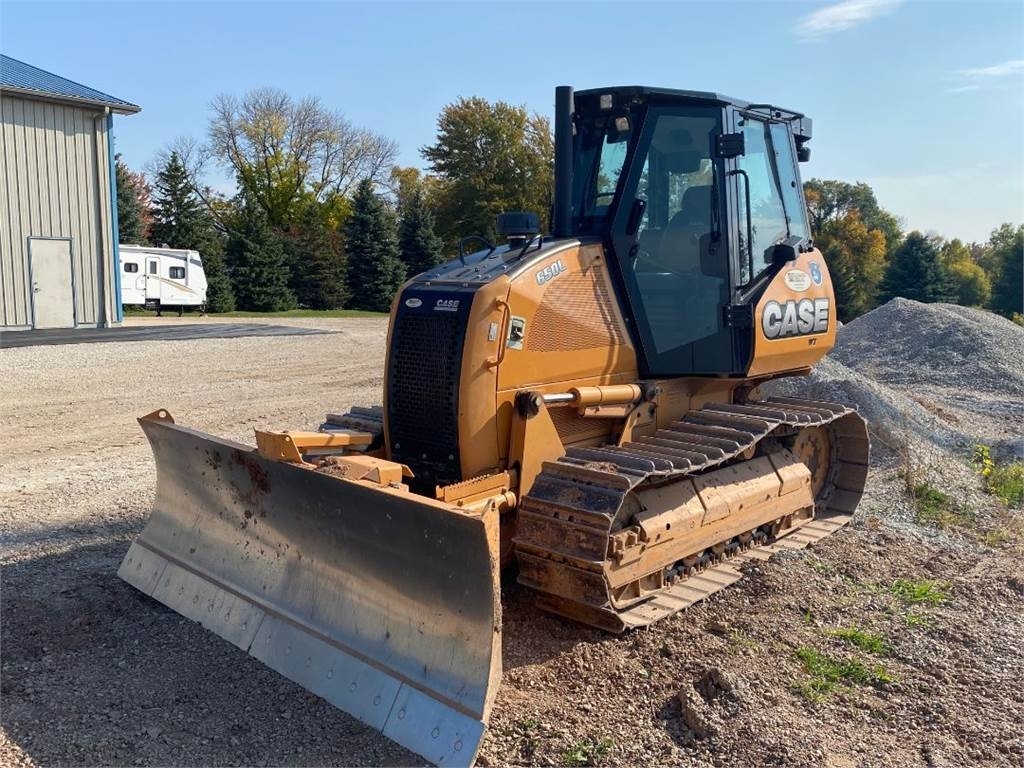 Case 650L