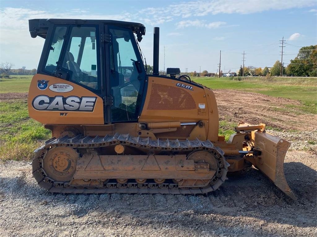 Case 650L