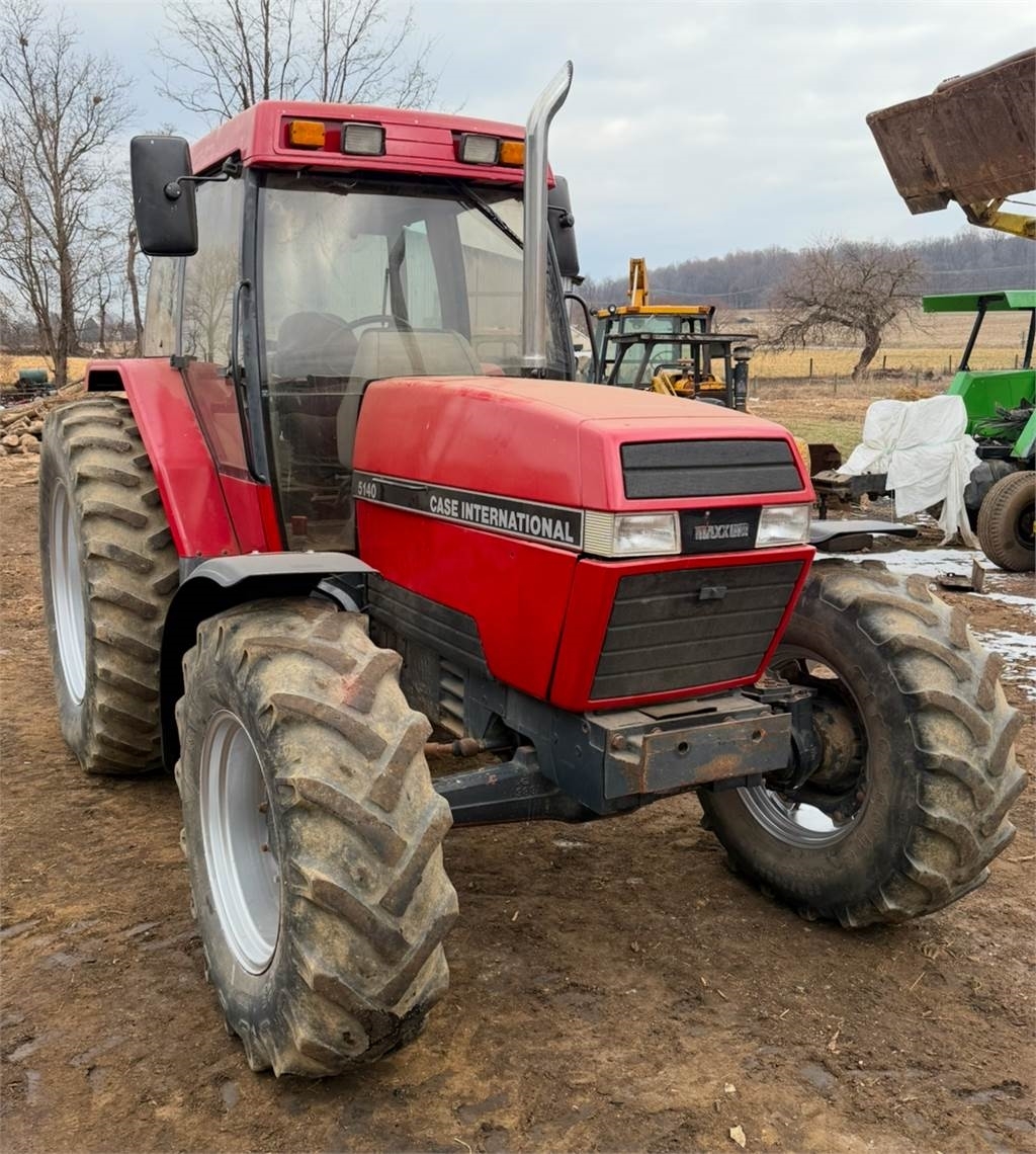 Case IH 4WD Tractors: Loaders, 4x4 & More | Ritchie List