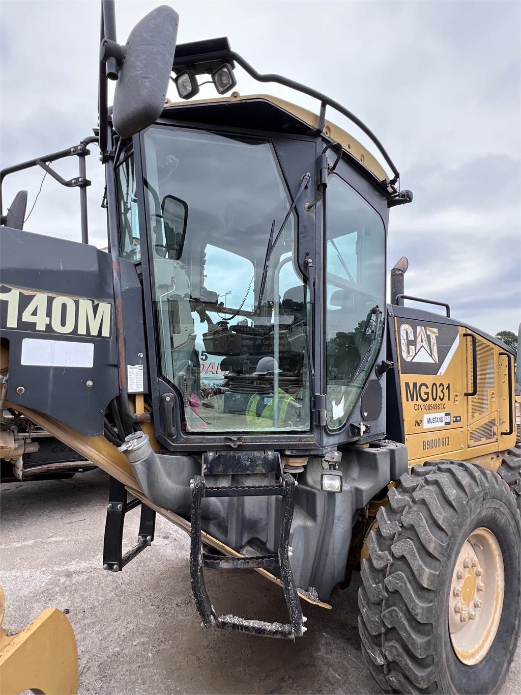 CAT 140M