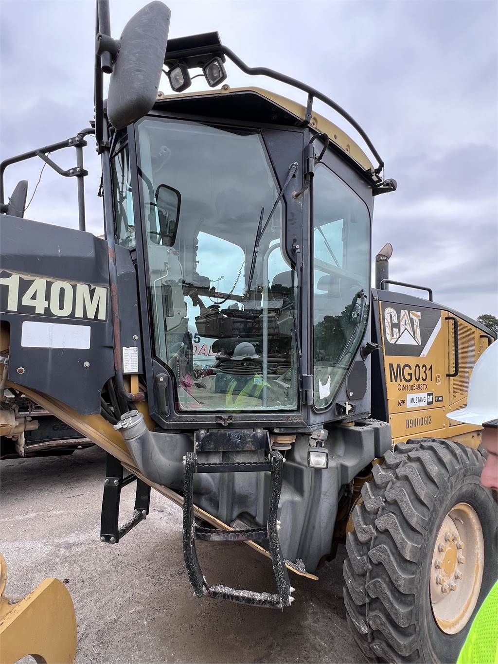 CAT 140M