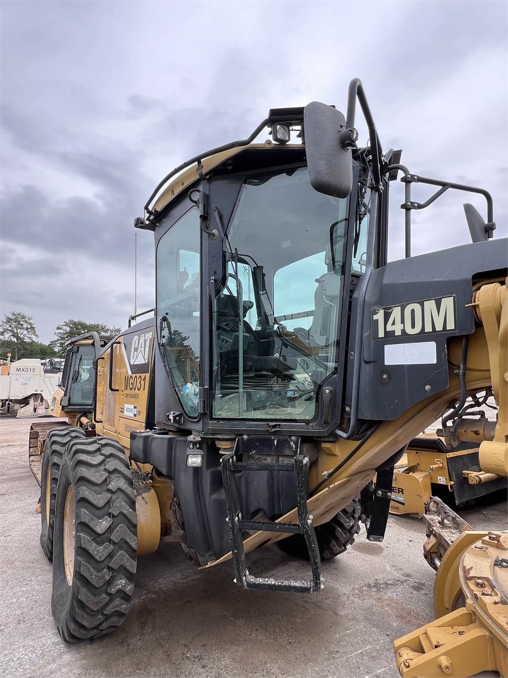 CAT 140M