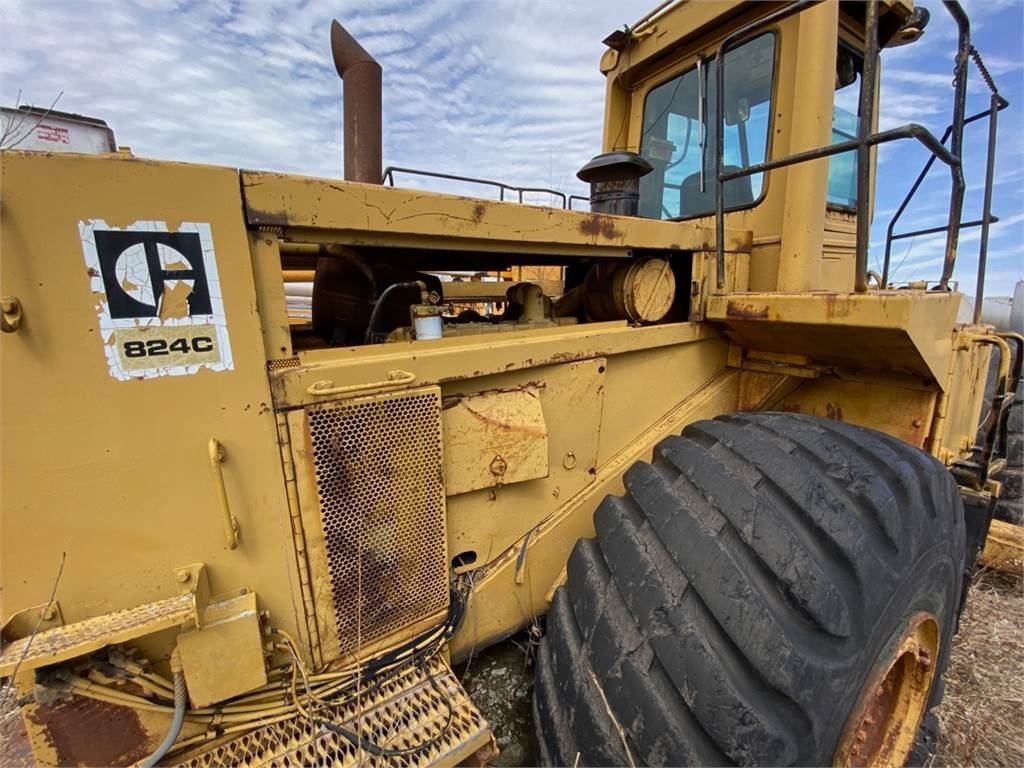 CAT 824C