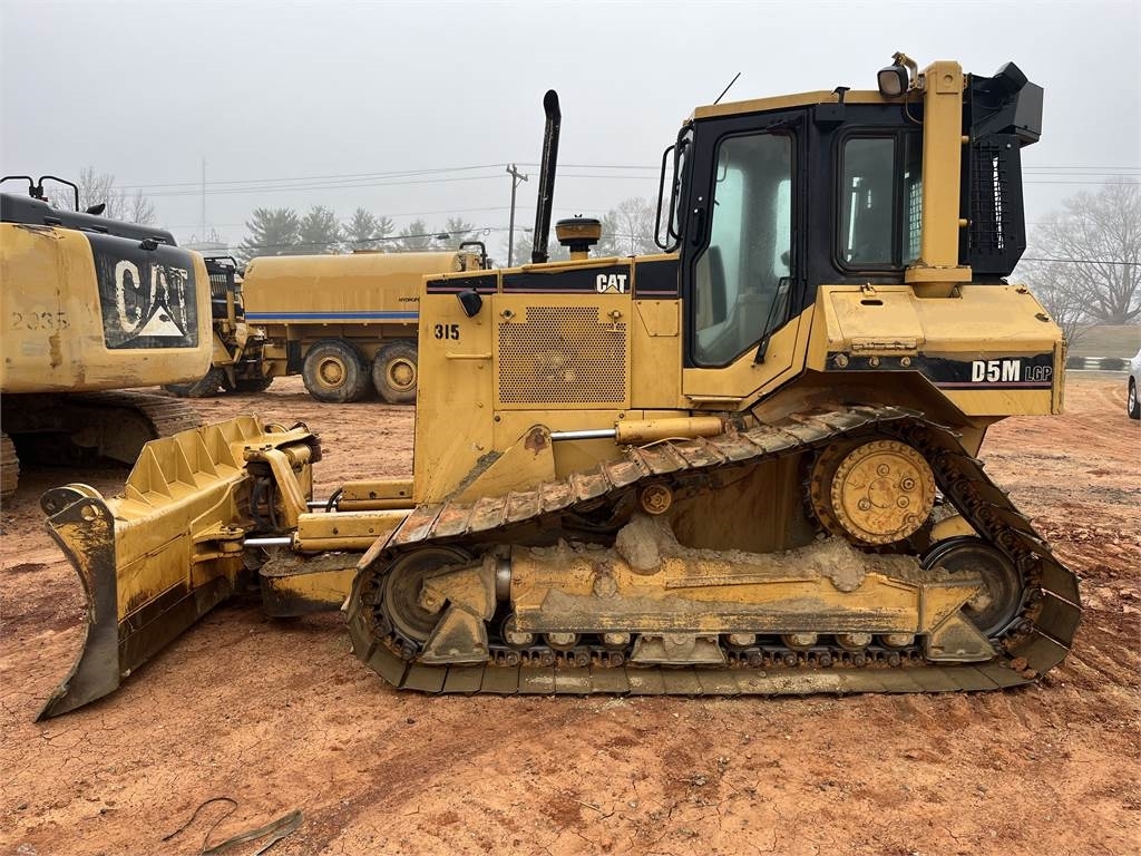 CAT D5M LGP