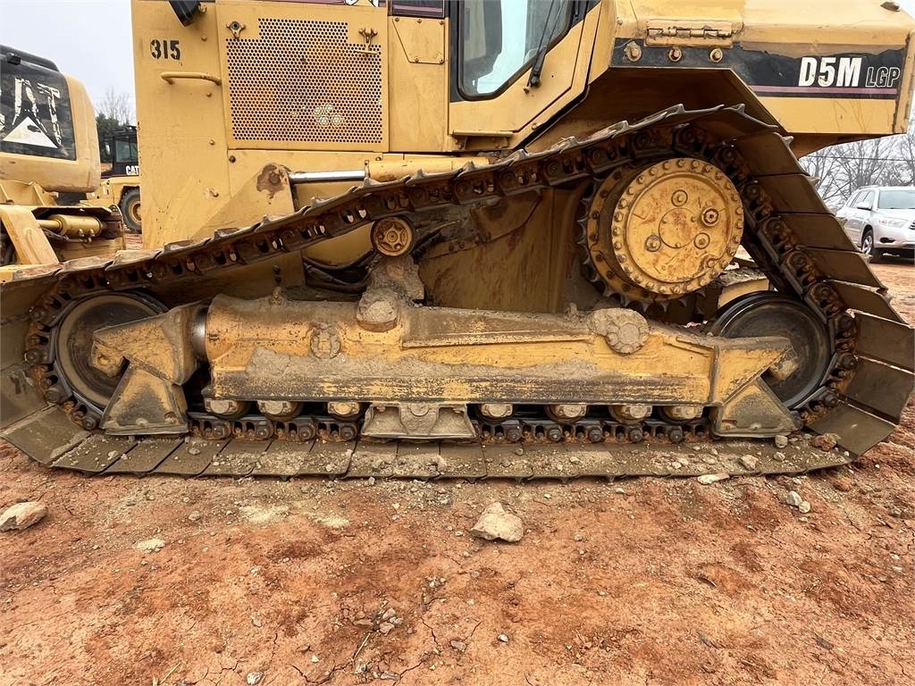 CAT D5M LGP