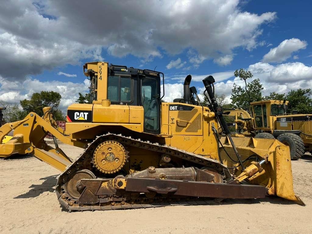 CAT D6T XL