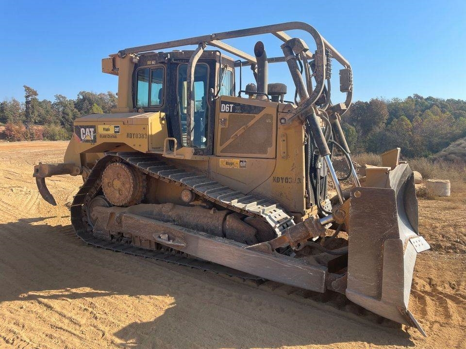 CAT D6T XL
