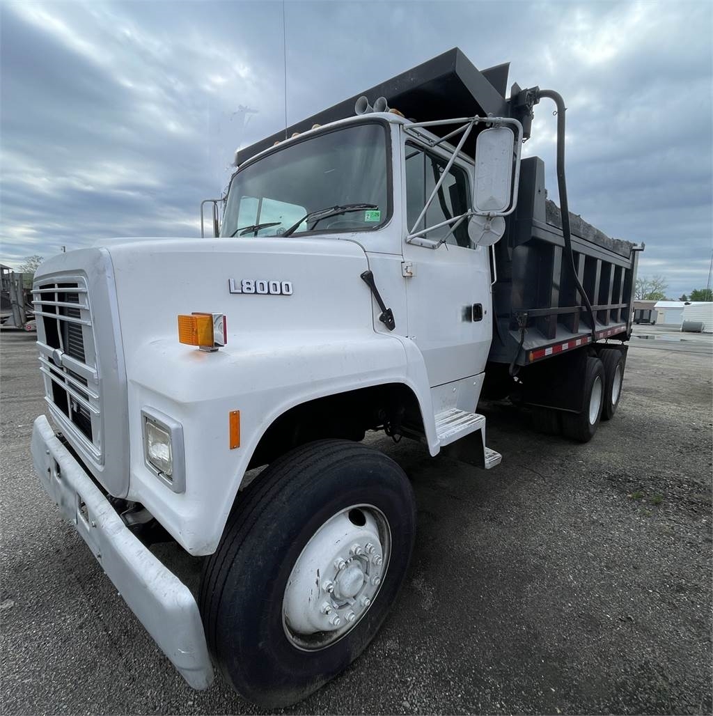 Ford L8000