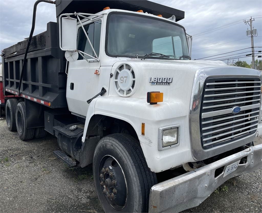Ford L8000