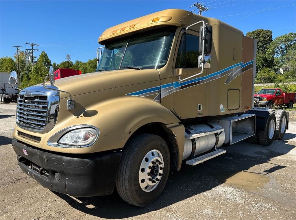 Freightliner Columbia 120