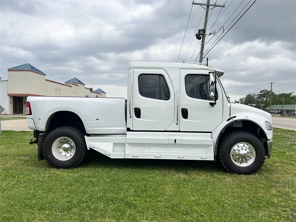 2014 Freightliner Sport Chassis Freightliner Sportchassis RHA114