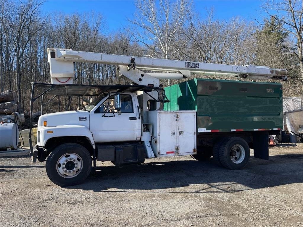 GMC C7500 Bucket/Chipper Truck