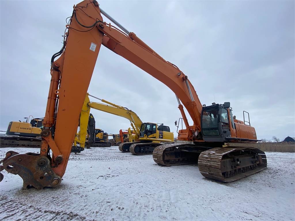 Hitachi Used Trackhoes & Excavators For Sale | Ritchie List