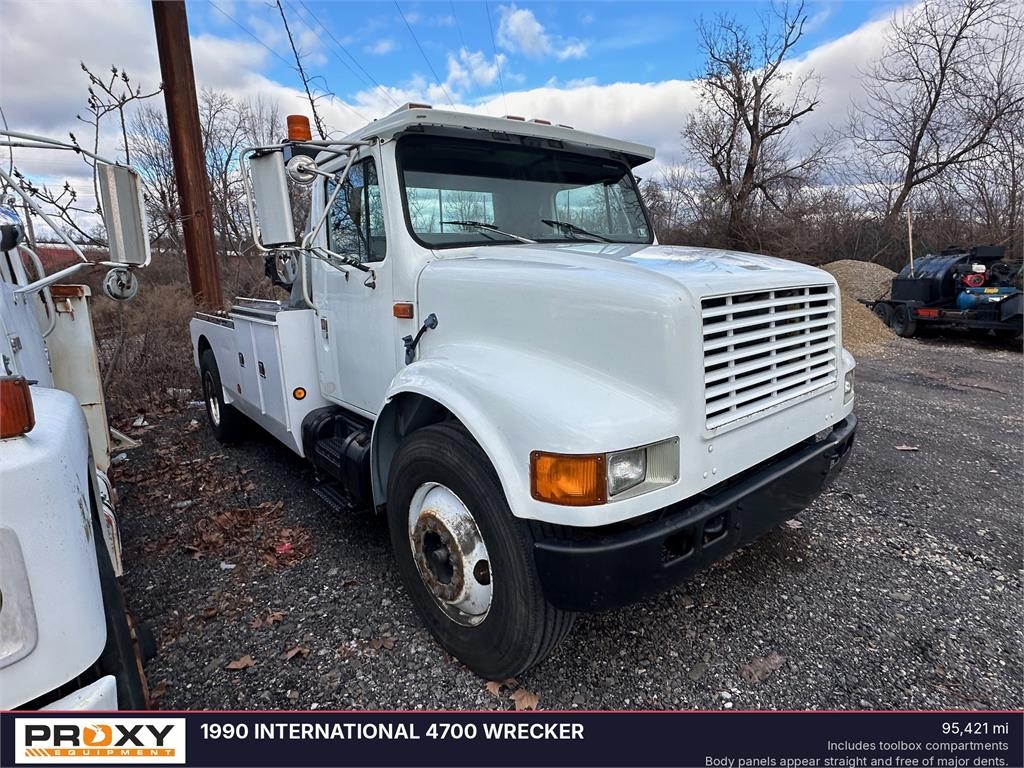 International 4700 Wrecker