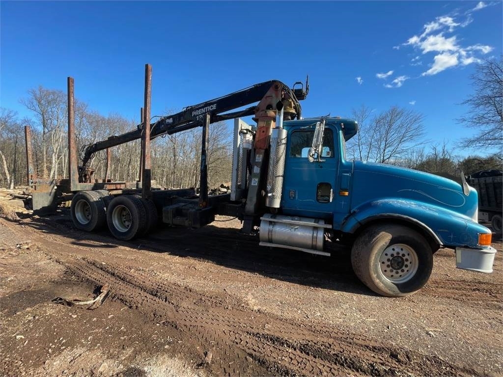 International 7400 6X4 Grapple