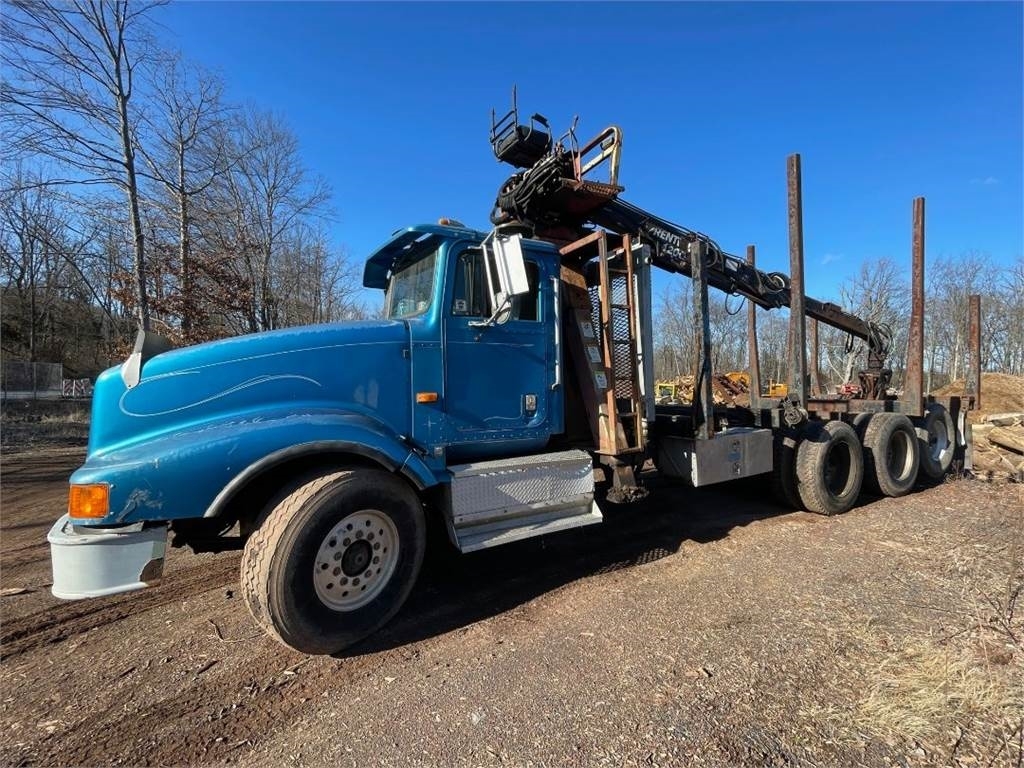 International 7400 Logging