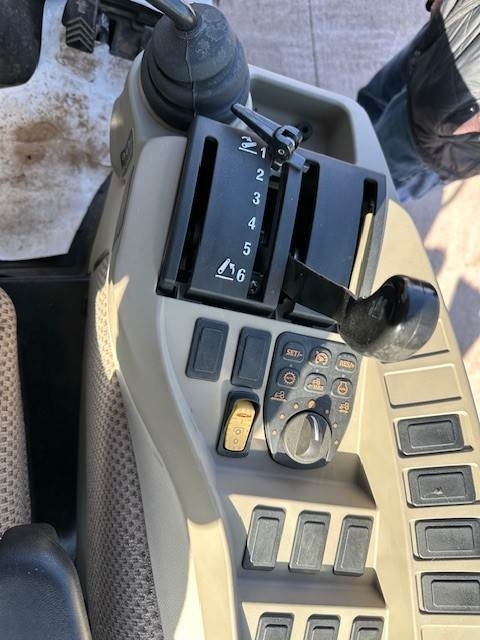 John Deere 3046R compact