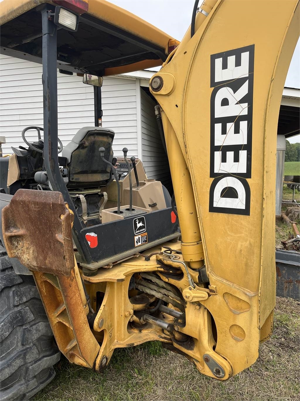 John Deere 410e 8665