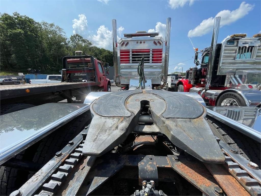 Kenworth W900 Heavy Hauler