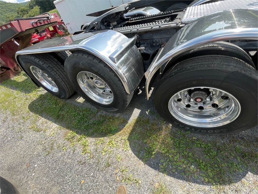 Kenworth W900 Heavy Hauler
