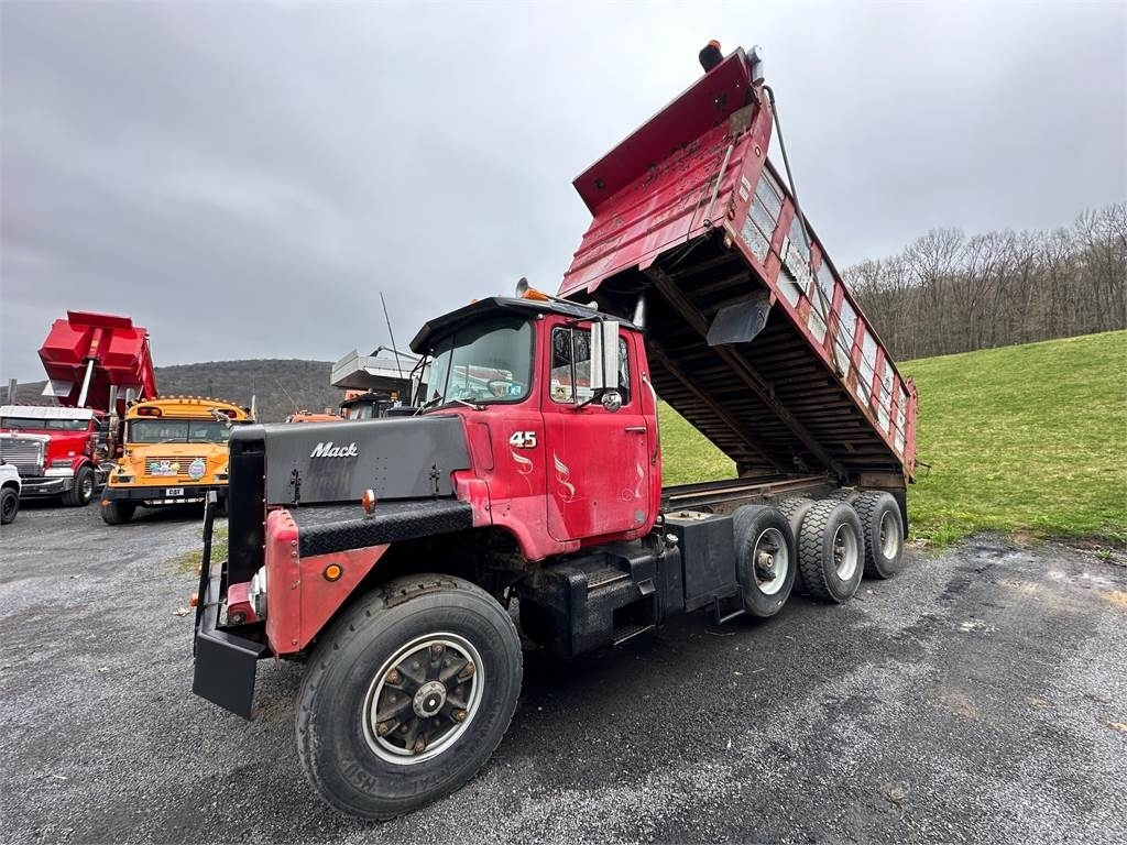 Mack Single Axle Dump Trucks & 1 Ton Dump Trucks | Ritchie List