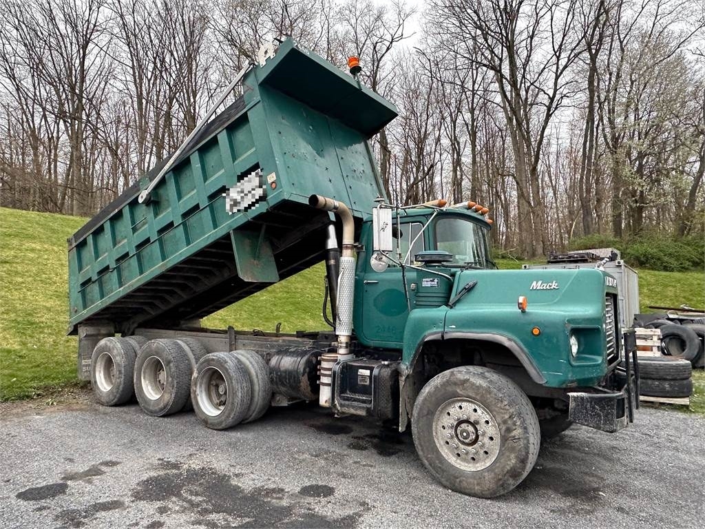 Mack Single Axle Dump Trucks & 1 Ton Dump Trucks | Ritchie List