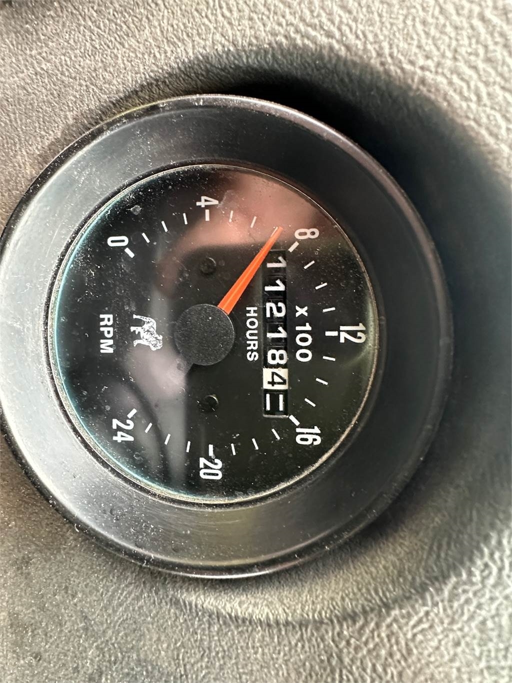 Mack DM690S