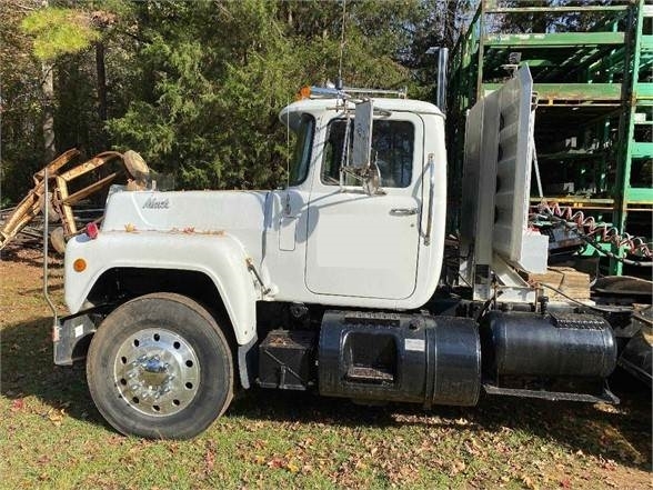 Mack R686ST